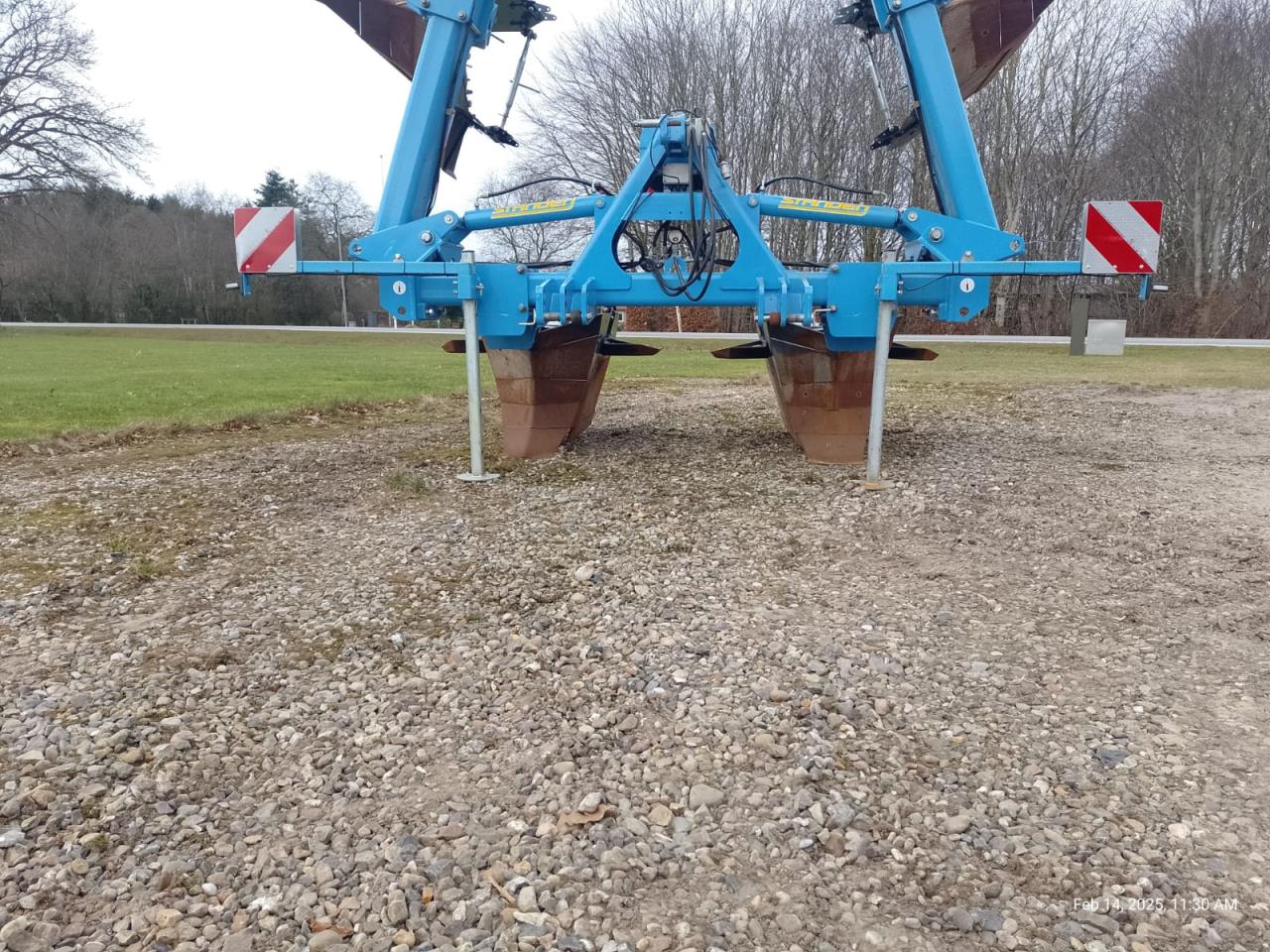 Stands BFT 4 furrow bed plow | WekoAgro Used Machinery